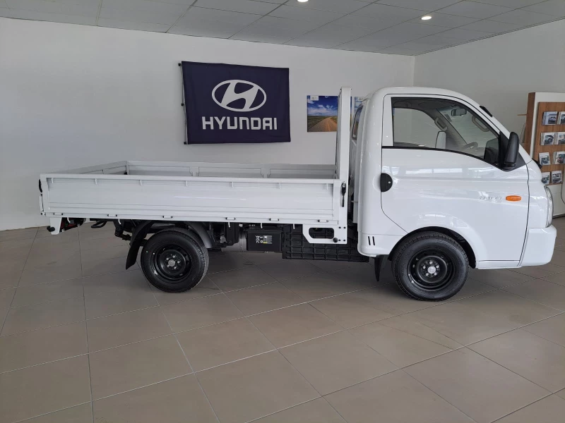 New Hyundai H100 2.6d F/c D/s For Sale in Graaf-Reinet | Creamy White ...